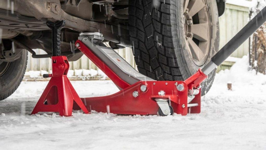 Best Ways to Store Jack Stands - TowPedia